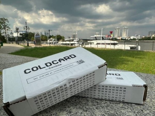 Coldcard Q: Genuine and latest model. Buy now at BitcoinVN!