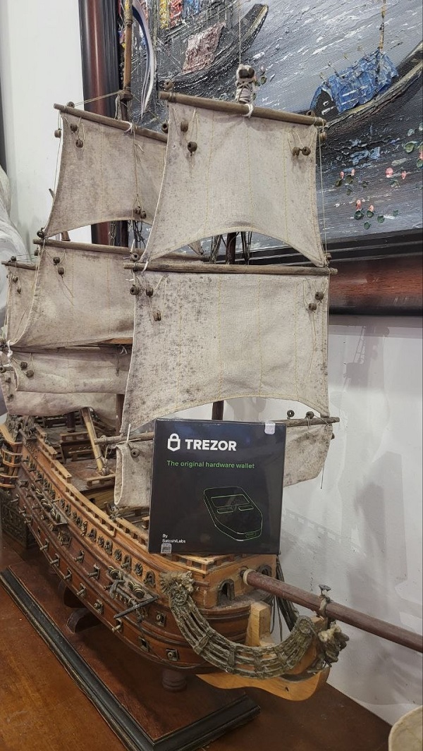 Can I use a Ledger seed in a Trezor? - BitcoinVN Shop